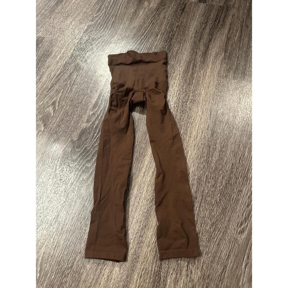 SKIMS | Pants & Jumpsuits | Skims Fits Everybody High Waisted Tights ...